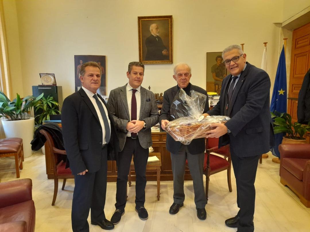 Eπισκέψεις, εν όψη των εορτών των Χριστουγέννων και της Πρωτοχρονιάς ...