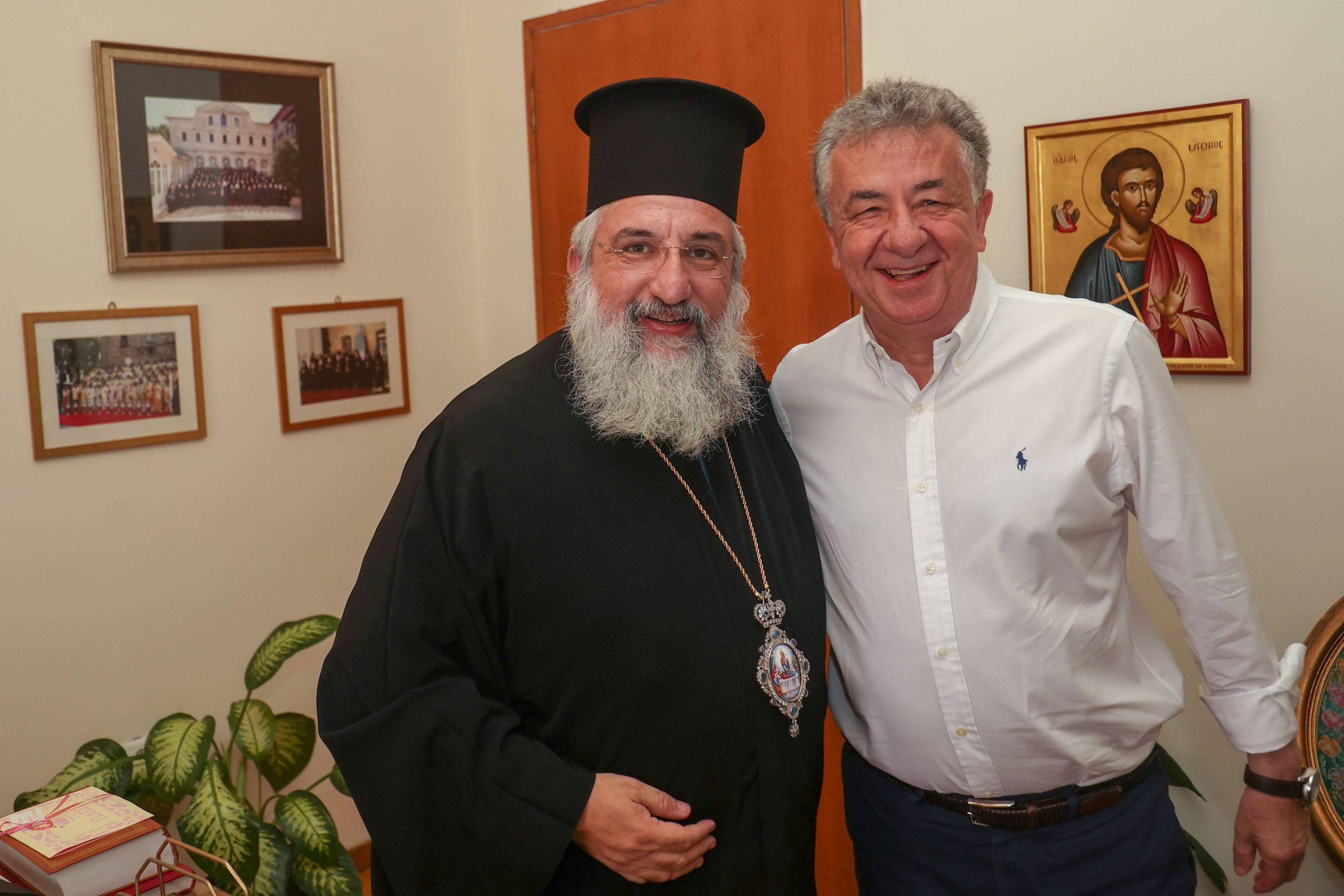 Ο Περιφερειάρχης σε συνάντηση του με τον Αρχιεπίσκοπο ανακοίνωσε την ...