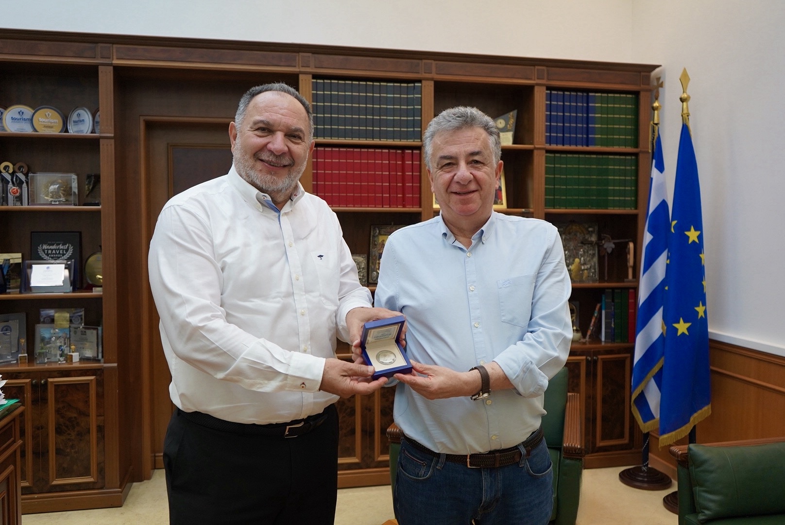 Συνάντηση Περιφερειάρχη Κρήτης με τον Πρόεδρο της ΠΕΔ Κρήτης ...
