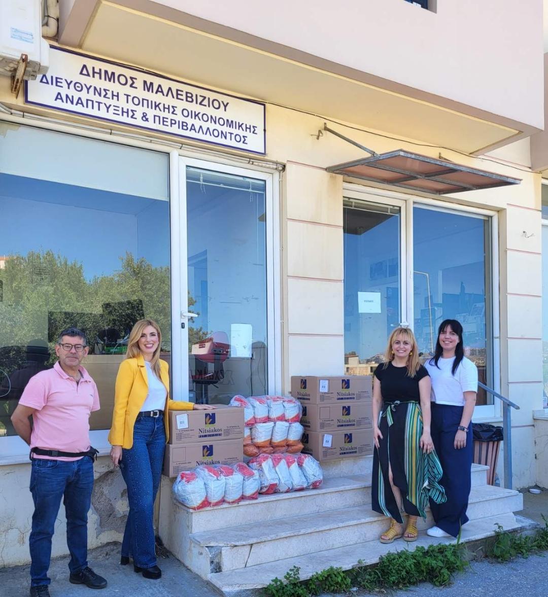 Προσφορά ζωοτροφών για τα αδέσποτα στο Δήμο Μαλεβιζίου από την εταιρία ...