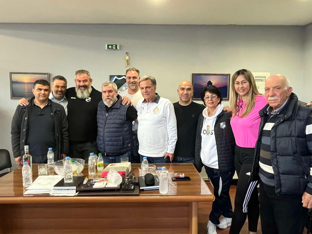 ΕΡΑΣΙΤΕΧΝΗΣ ΟΦΗ: "ΤΟ ΤΜΗΜΑ ΒΟΛΕΙ ΤΟΥ ΟΦΗ ΚΑΝΕΙ ΠΕΡΗΦΑΝΟ ΤΟ ΣΥΛΛΟΓΟ ΜΑΣ ...